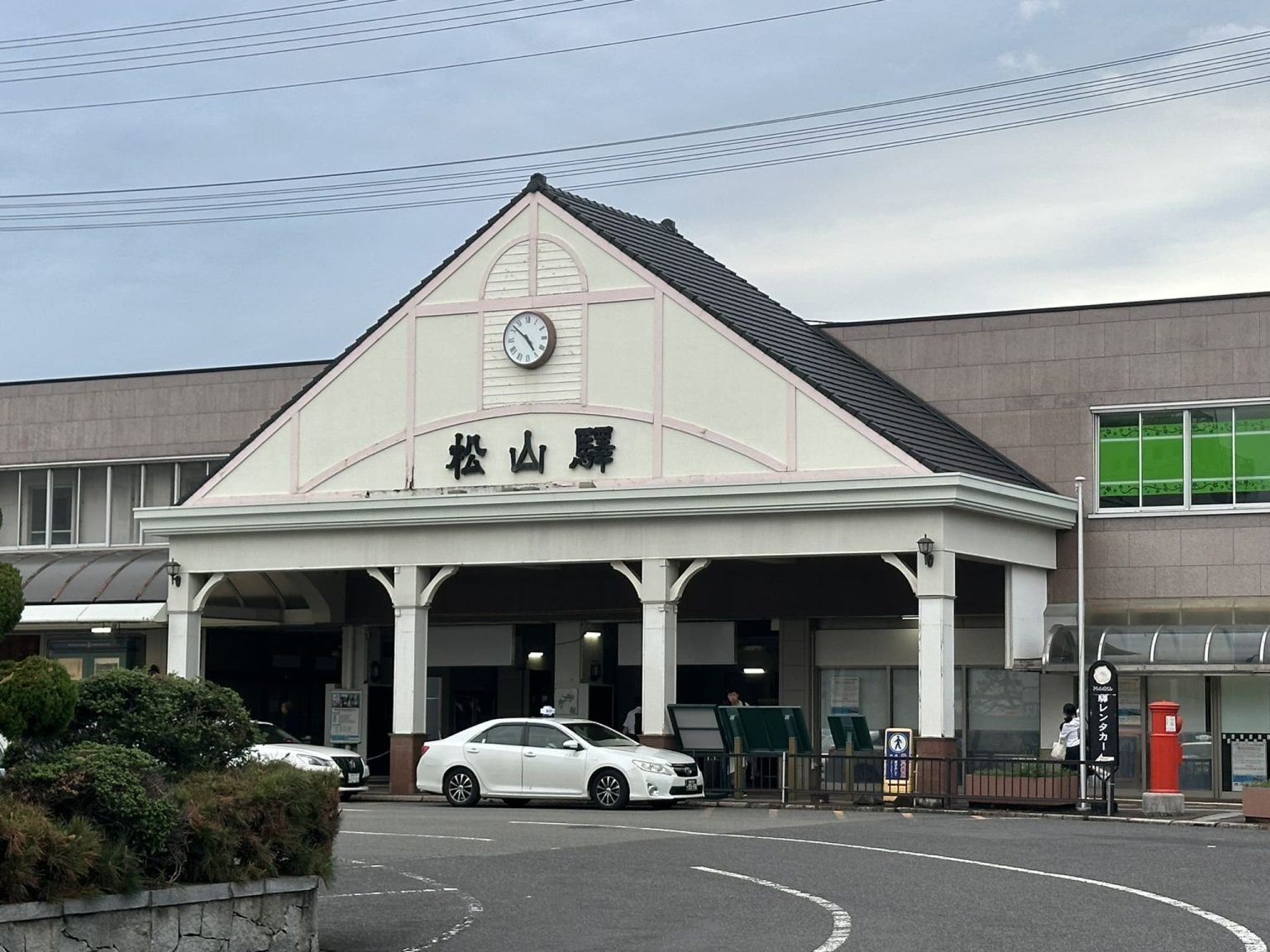 新しいJR松山駅に行ってみた！だんだん通りの飲食店やお土産屋さんについて！ - RNBエンタメディア